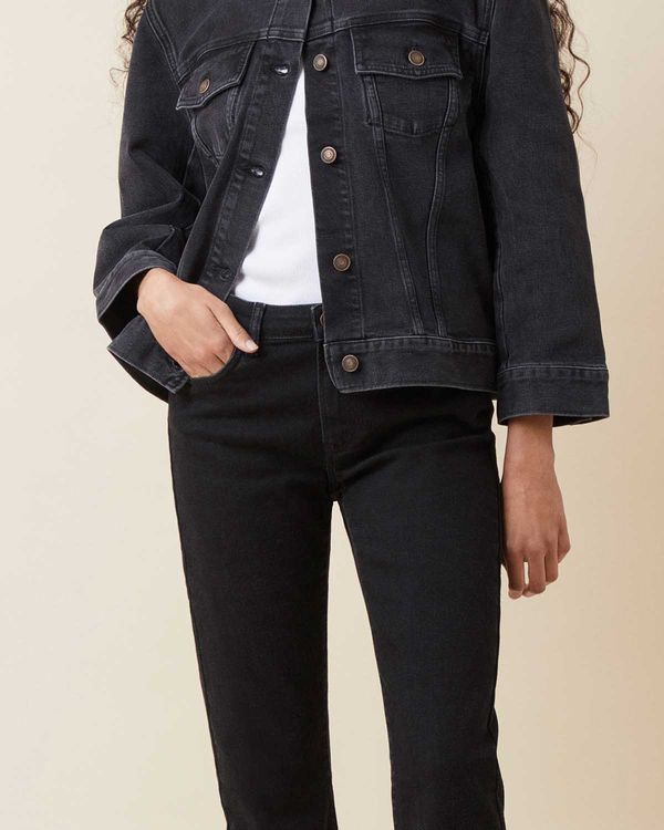 ʼHydra' is an updated slim fit jeans with a comfortable low waist and ...